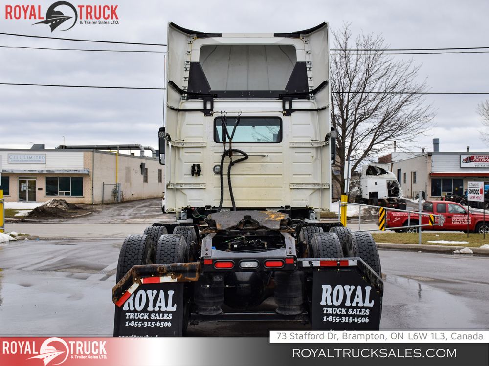 2019 Volvo Day Cab - Royal Truck Sales
