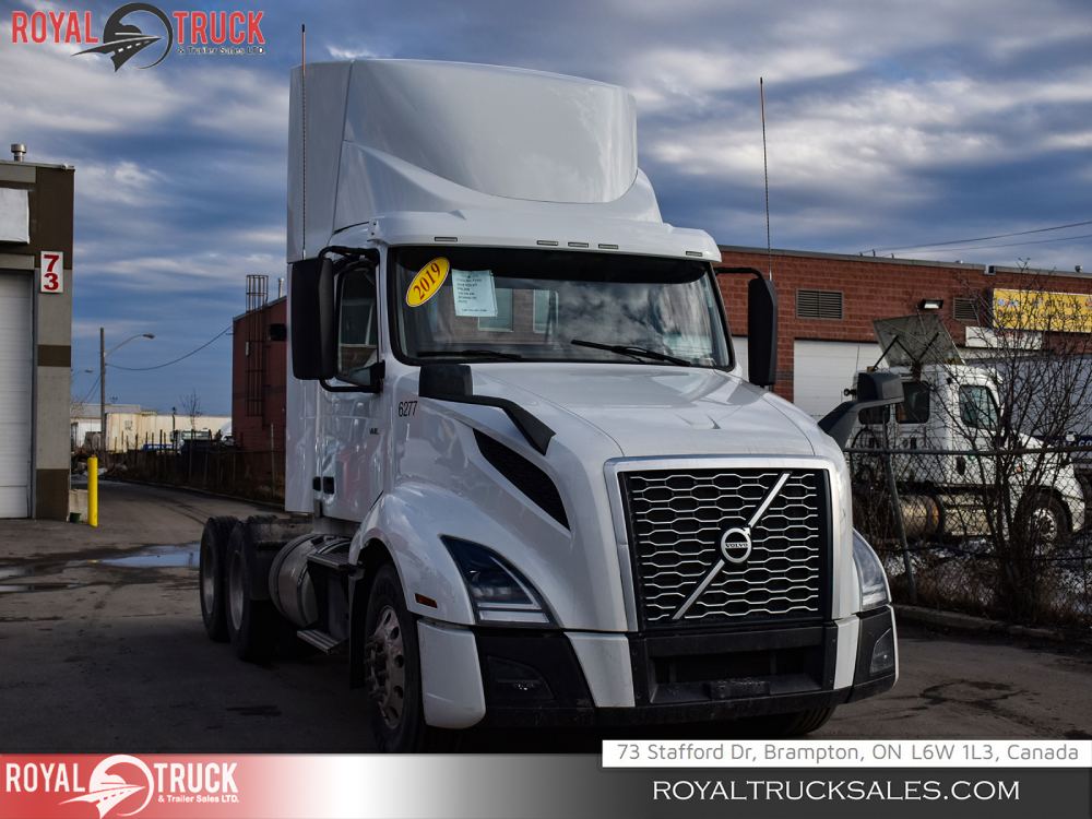 2019 Volvo Day Cab - Royal Truck Sales