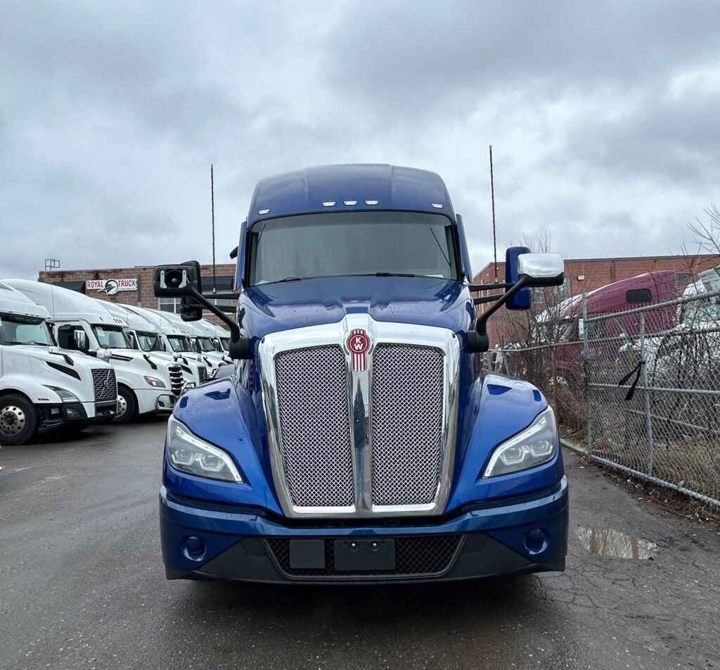2023 KENWORTH T680 - Royal Truck Sales